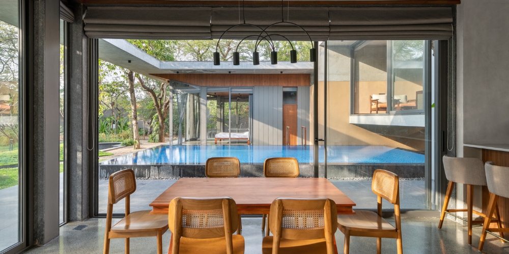 This retreat home in Ahmedabad by Modo Designs dissolves into the ...