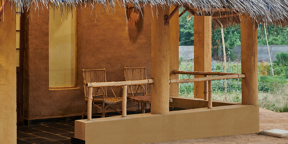 About a earthy famrhouse designed in Chattisgarh by Curious Hues