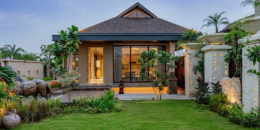 Forrest Trails: Rustic villa in Ahemdabad by DPA Design Studio