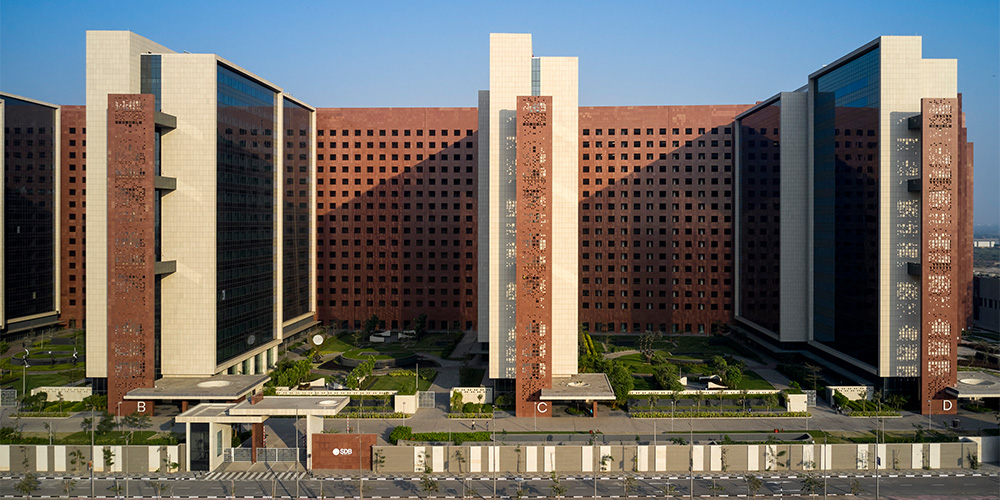 The world's largest office building: Surat Diamond Bourse by Morphogenesis
