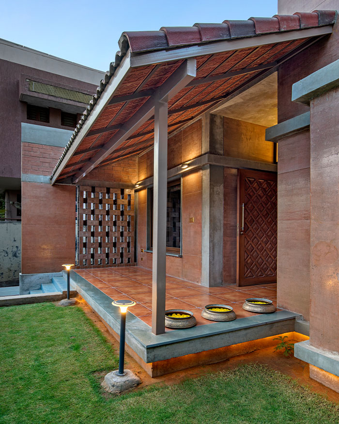 Architecture of restraint: A sustainable brick home in Anand